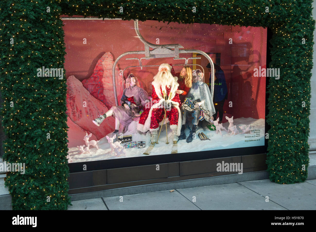 Selfridges on Oxford Street unveil their new Christmas window displays ...