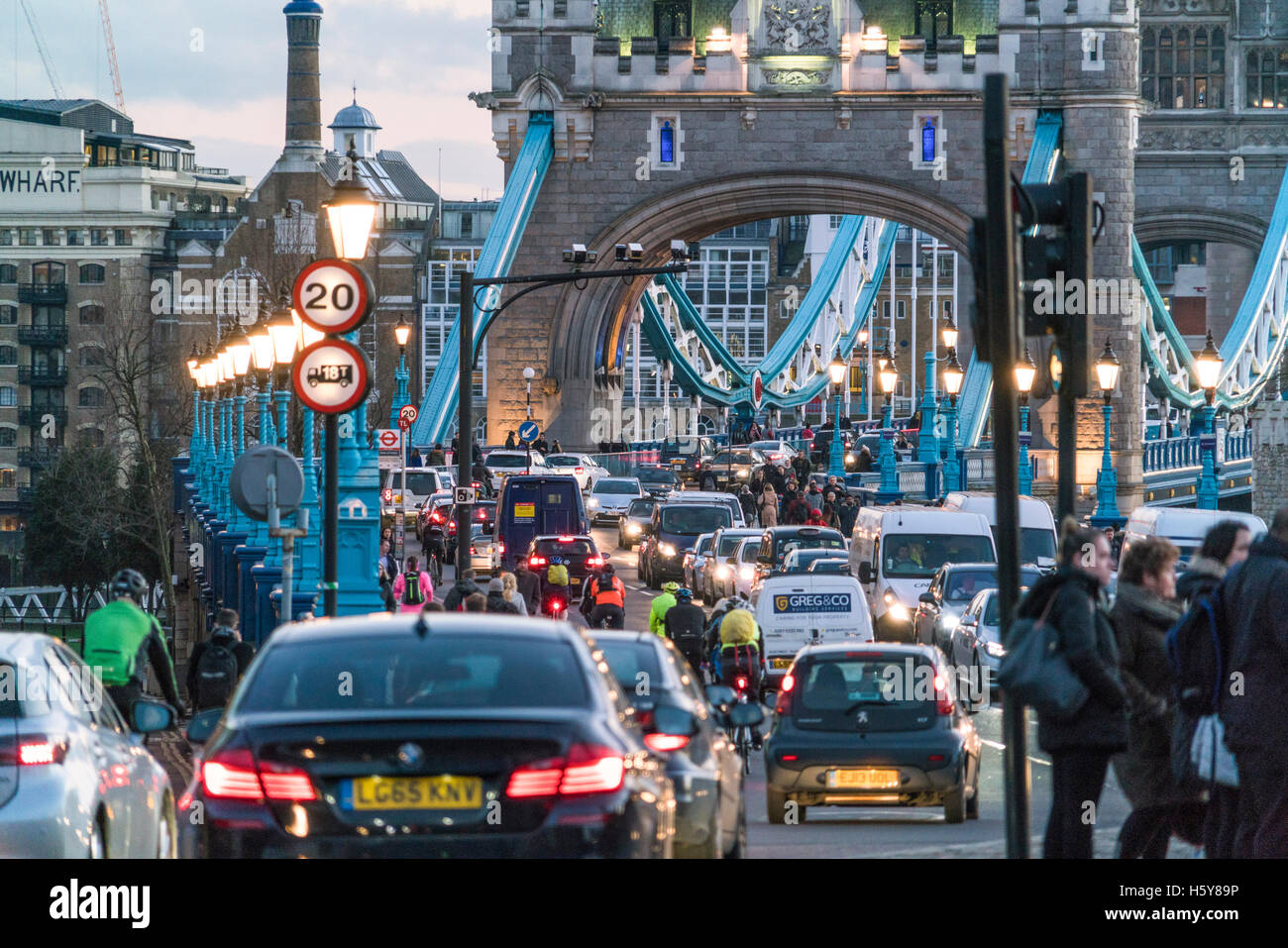 Westminster bridge rush hour hi-res stock photography and images - Alamy