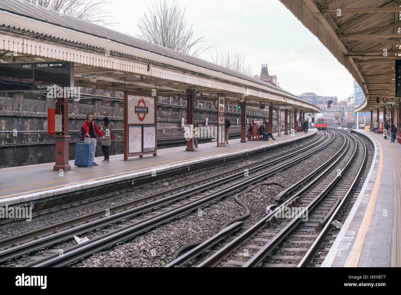 Barons Court station - LONDON/ENGLAND FEBRUARY 23, 2016 Stock Photo - Alamy