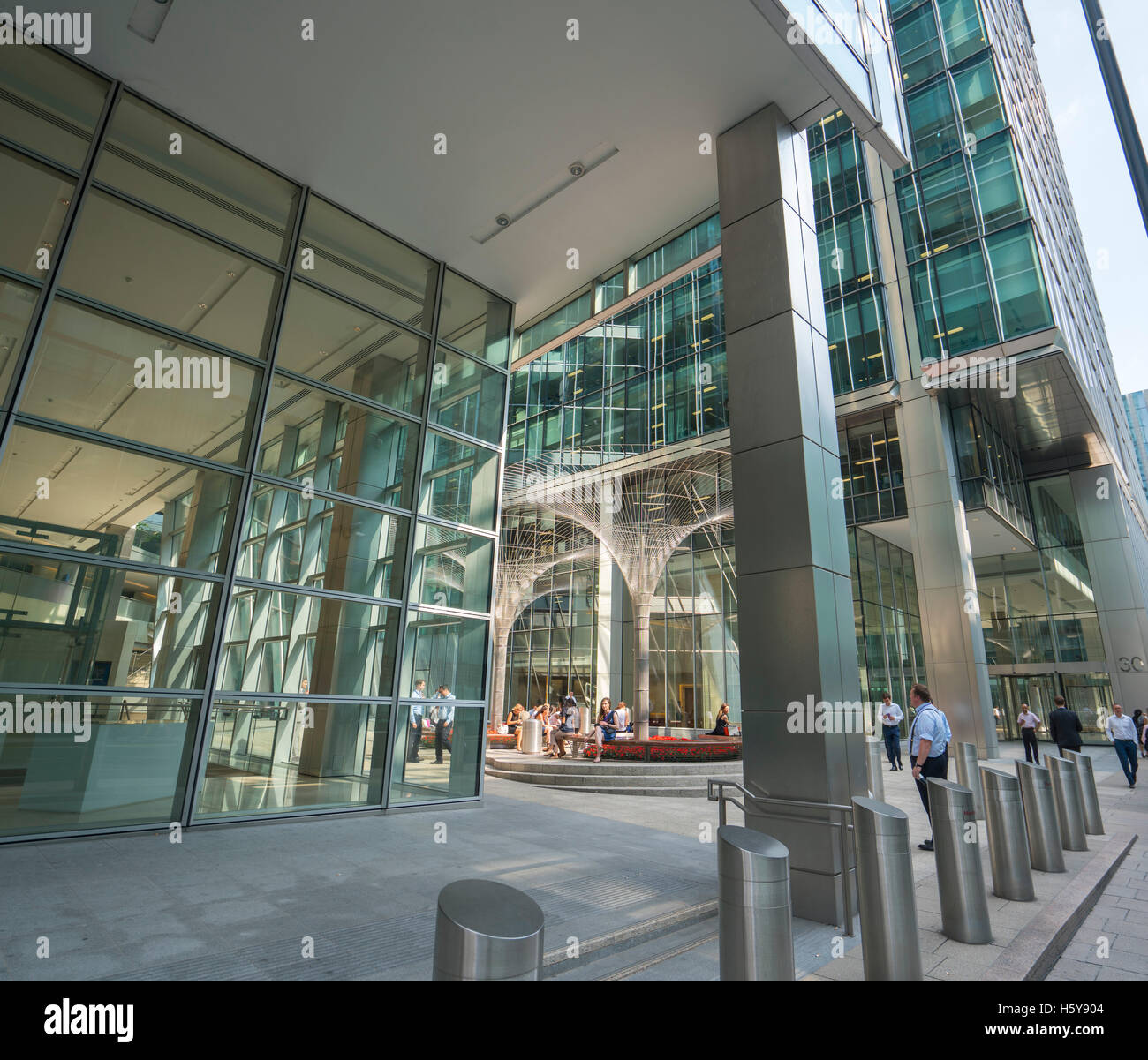 Modern architecture in London Canary Wharf Stock Photo - Alamy