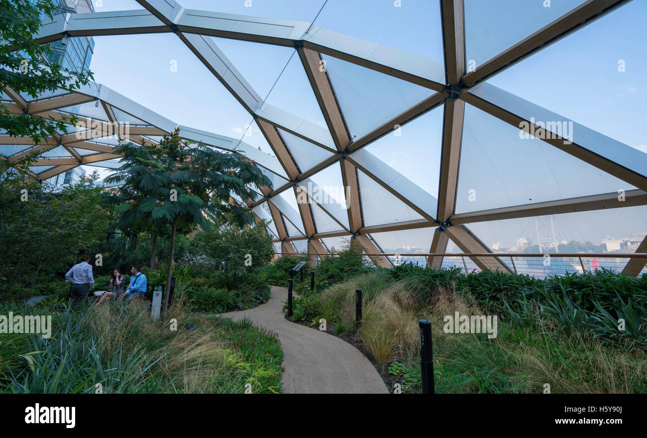 Stylish roof garden at Crossrail Place in London Canary Wharf Stock Photo - Alamy