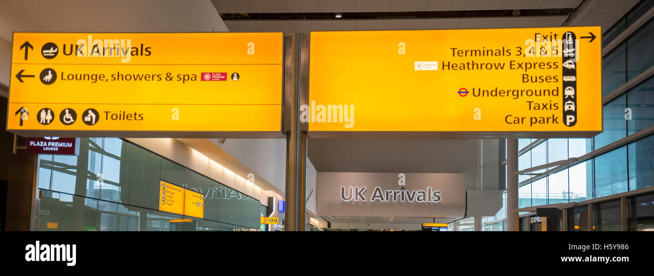 Airport direction signs united hi-res stock photography and images - Alamy