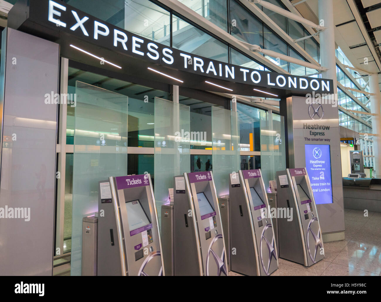 Express train to London from Heathrow Stock Photo - Alamy