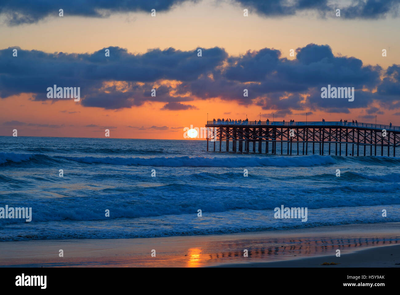 Crystal Pier at sunset. San Diego, California, USA Stock Photo - Alamy