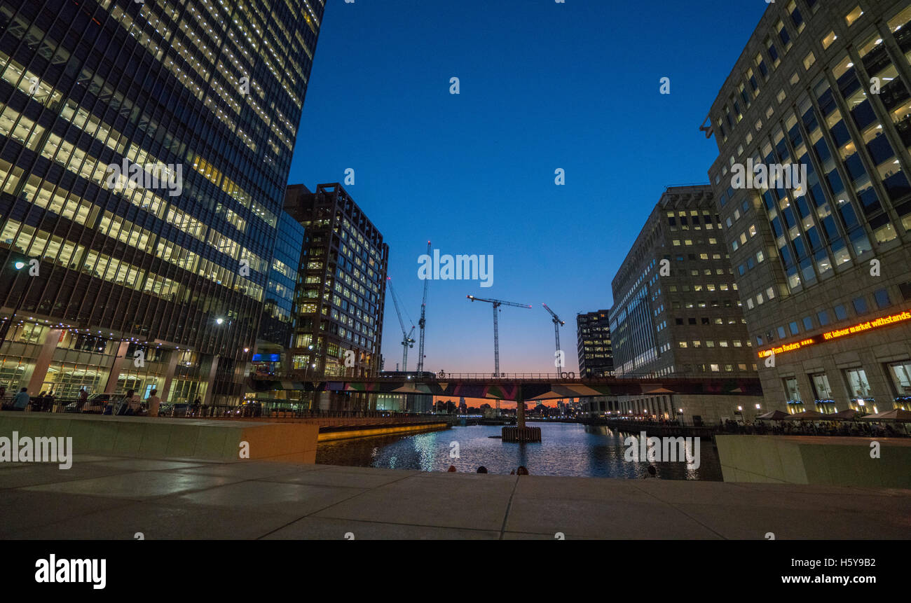 Beautiful Canary Wharf district in the evening Stock Photo - Alamy