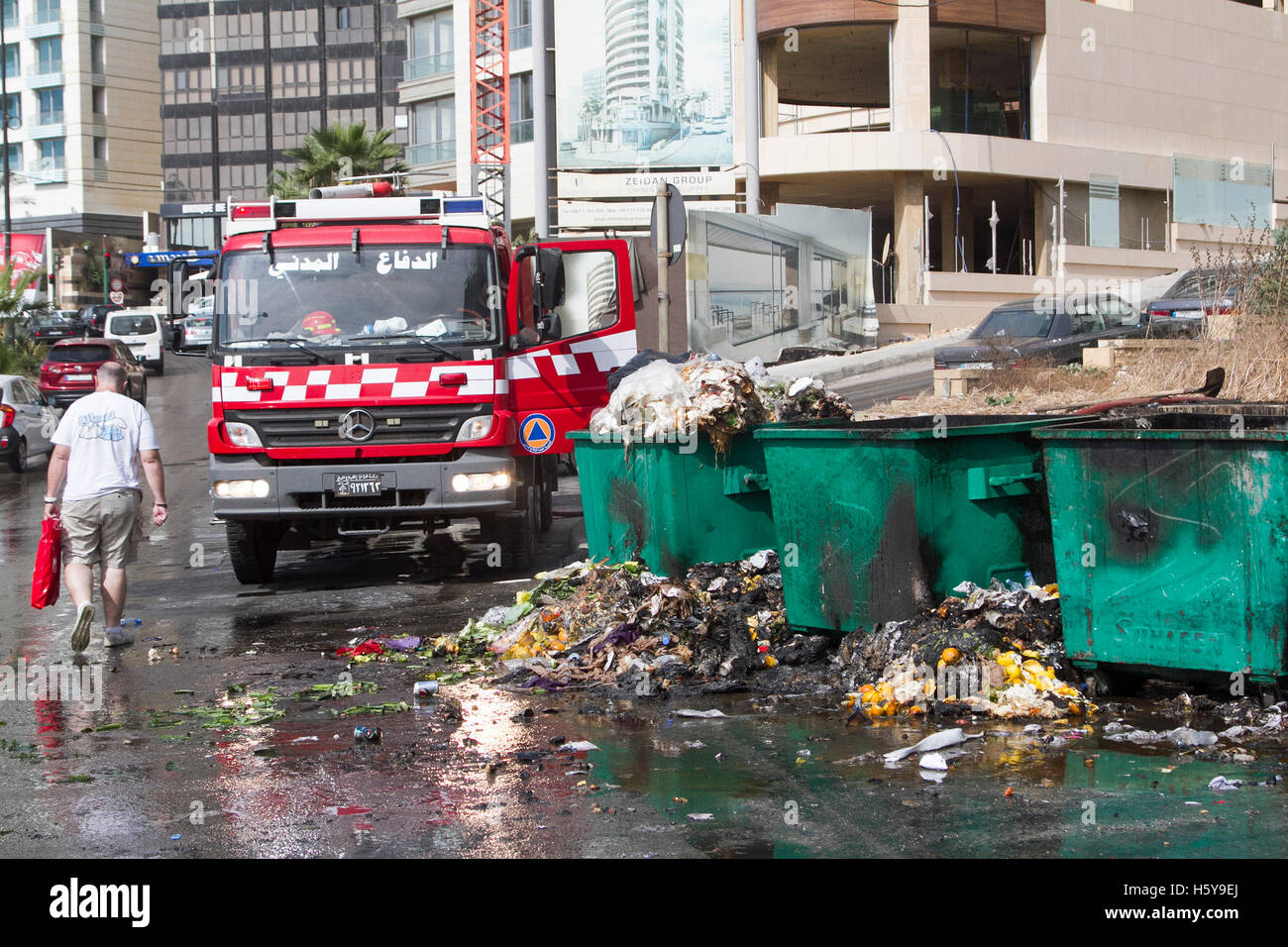 Beirut Lebanon. 21st October 2016. Uncollected Rubbish bags start to ...