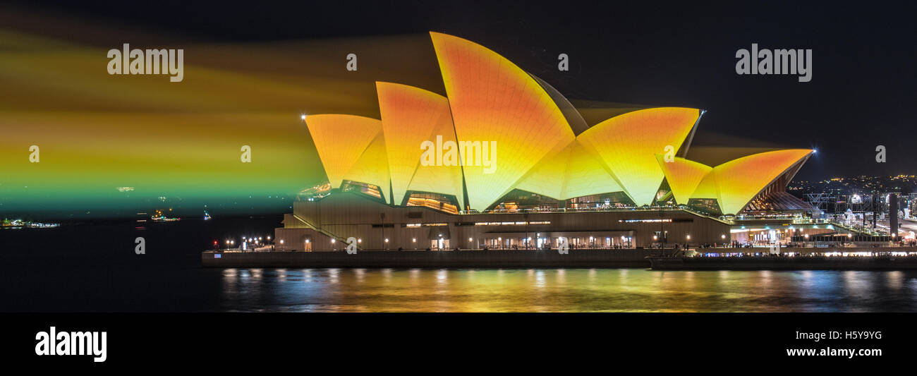 Sydney, Australia. 21st Oct, 2016. The Sydney Opera House lit up on ...