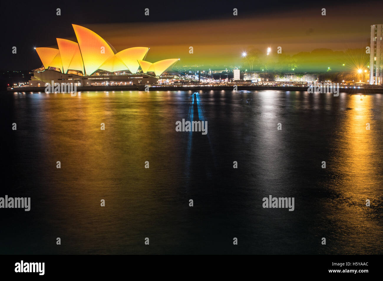 Sydney, Australia - 21st October 2016: The Sydney Opera House lit up on ...