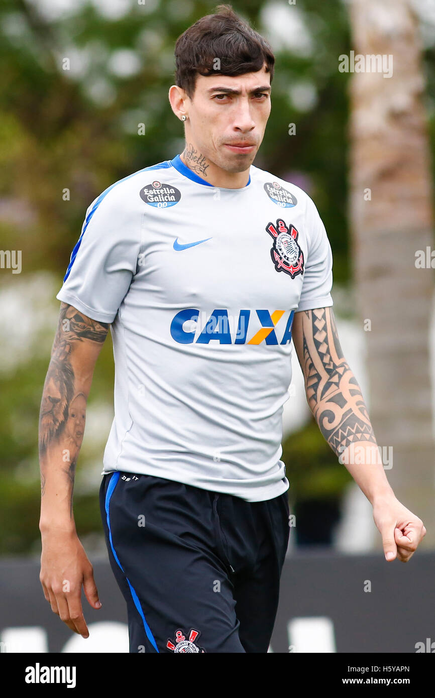 SÃO PAULO, SP - 21.10.2016: TREINO DO CORINTHIANS - Rildo during ...