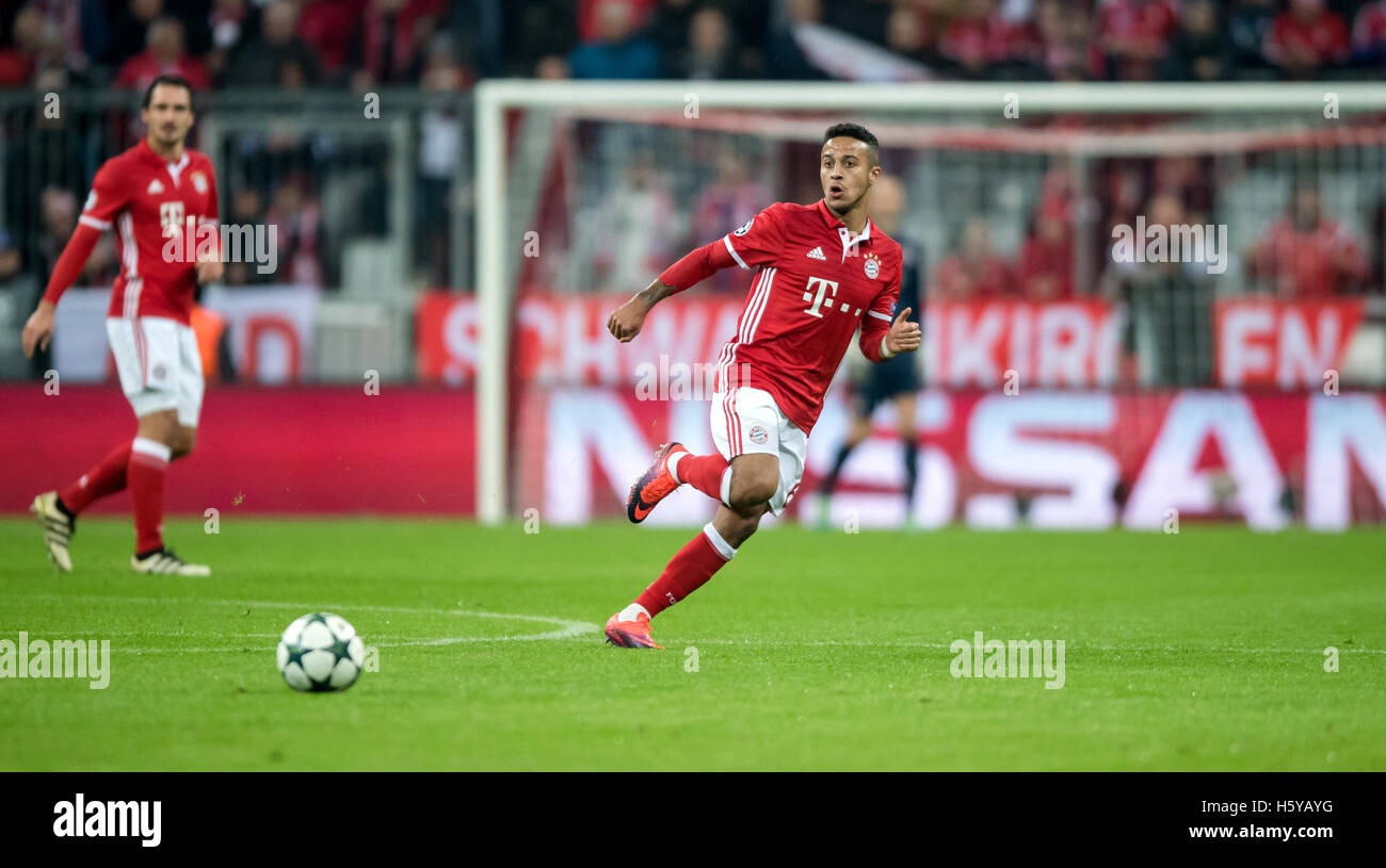 Munich's Thiago Alcantara in action during the UEFA Champions League ...