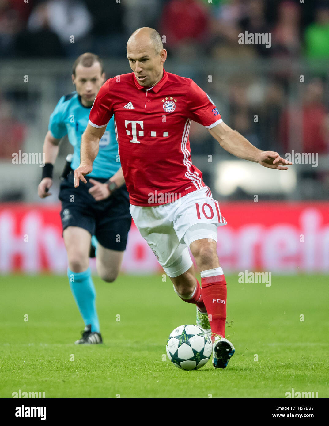 Munich's Arjen Robben in action during the UEFA Champions League soccer ...