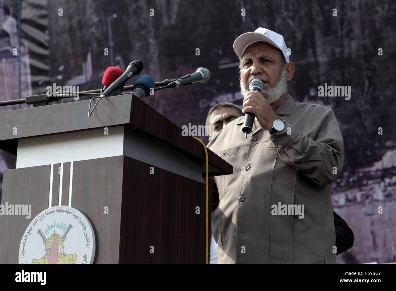 Hamas senior leader mahmoud al zahar hi-res stock photography and ...