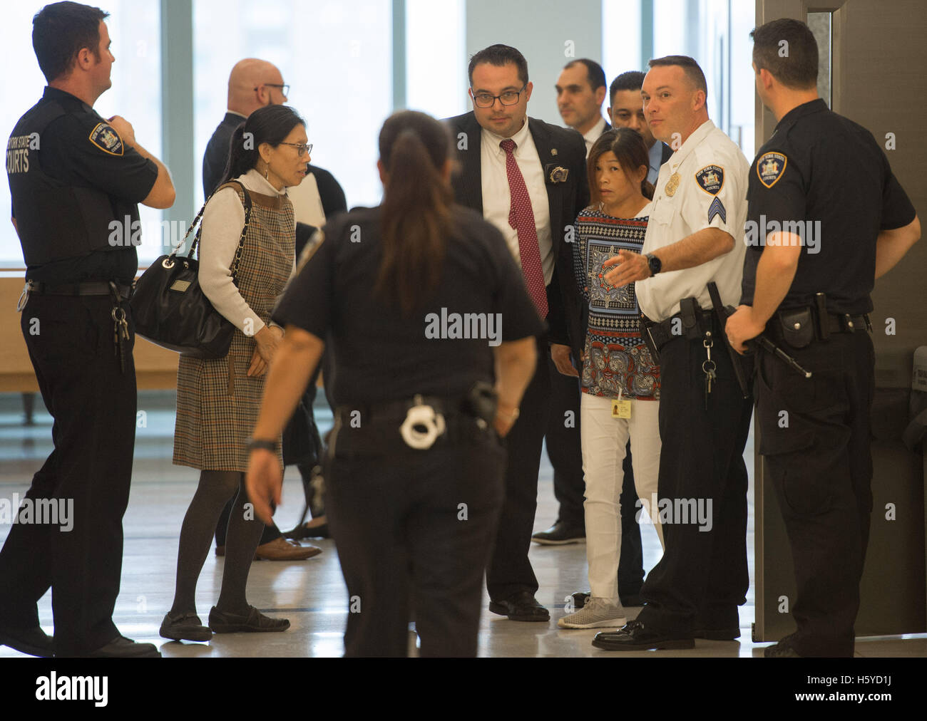 New York, NY, USA. 20th Oct, 2016. XUEKUN SU, 44, arrives to Brooklyn ...