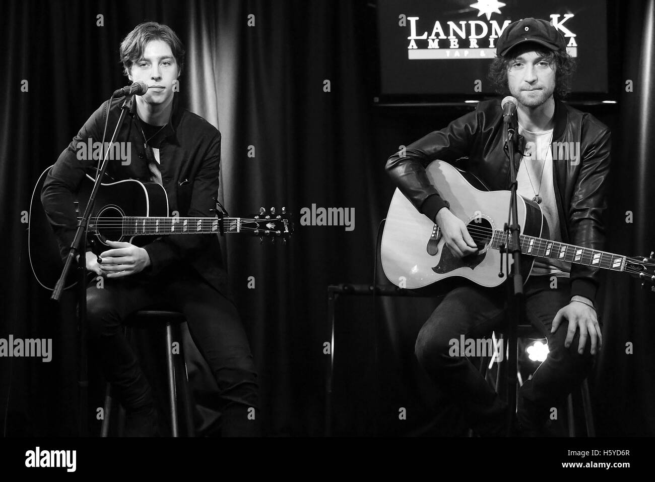 Catfish and the bottlemen live Black and White Stock Photos & Images ...