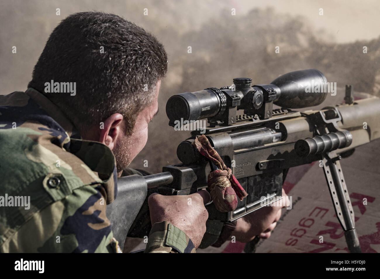 Peshmerga sniper shooting Tel Kaif. 21st Oct, 2016. Credit: Bertalan ...