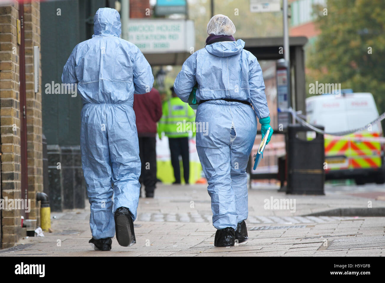 Death murder scene exterior police tape hi-res stock photography and ...