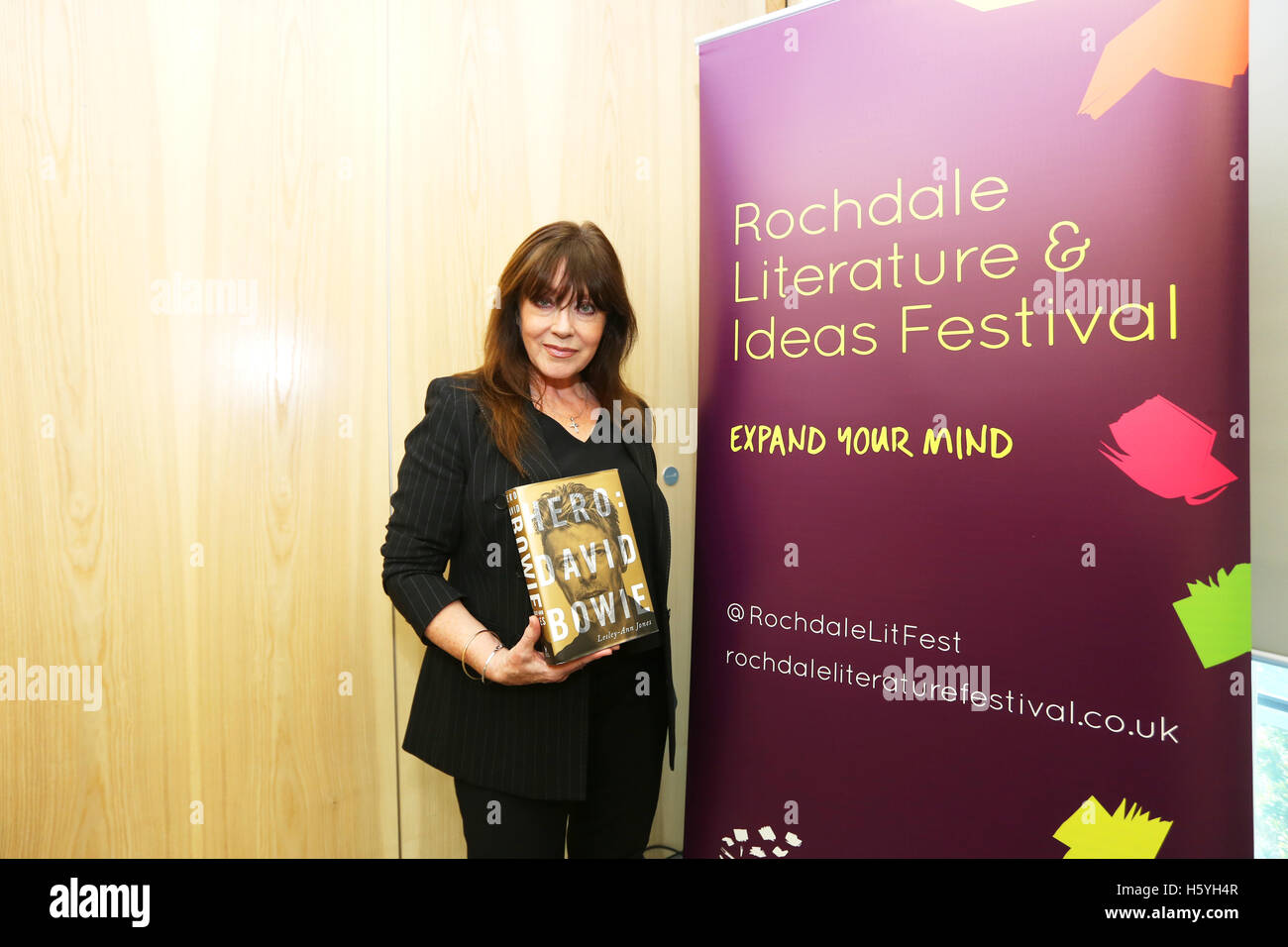 Lesley ann jones hi-res stock photography and images - Alamy