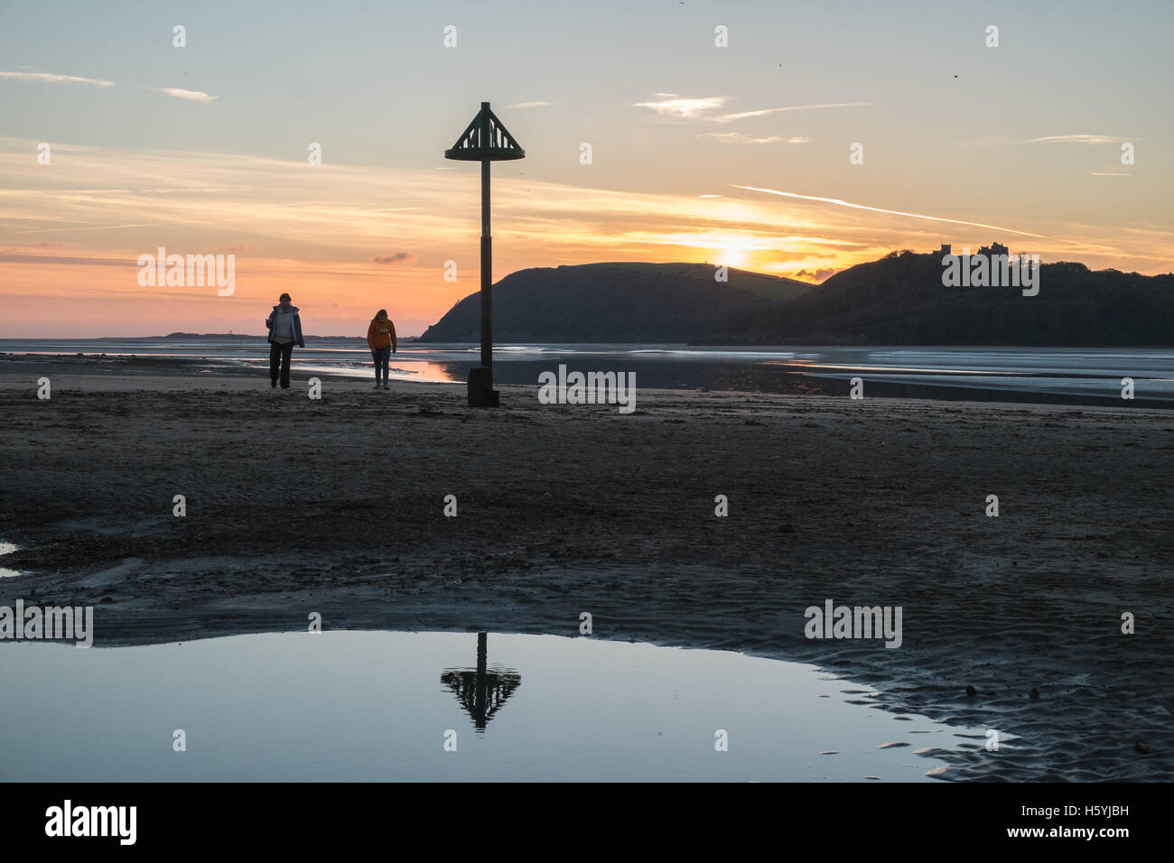 Ferryside from llansteffan hi-res stock photography and images - Alamy