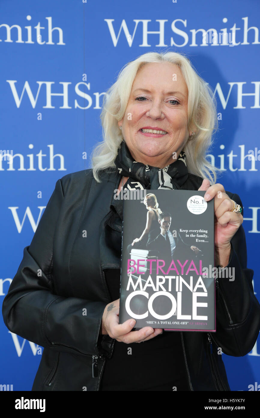 Martina cole book hi-res stock photography and images - Alamy