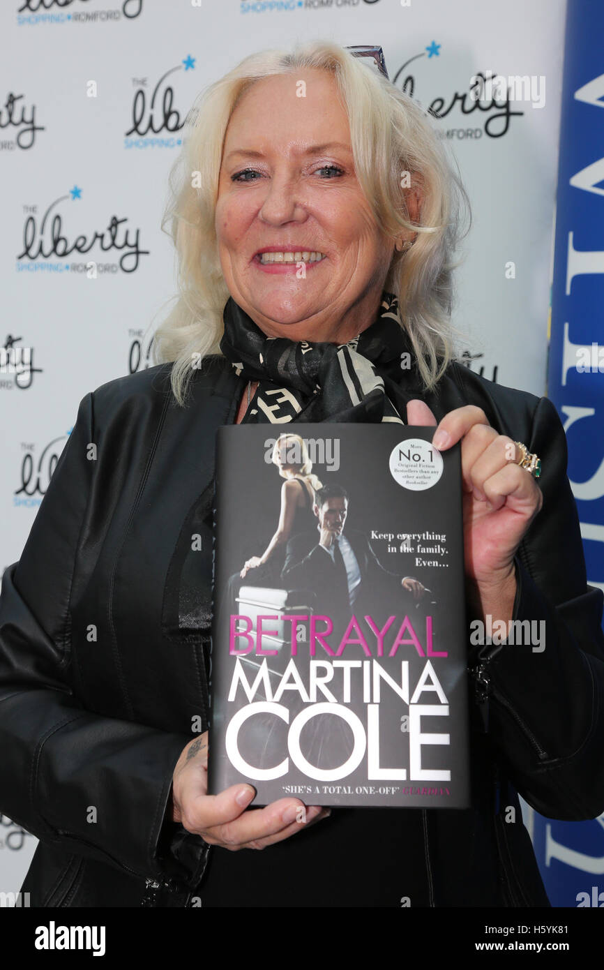 Martina cole book hi-res stock photography and images - Alamy