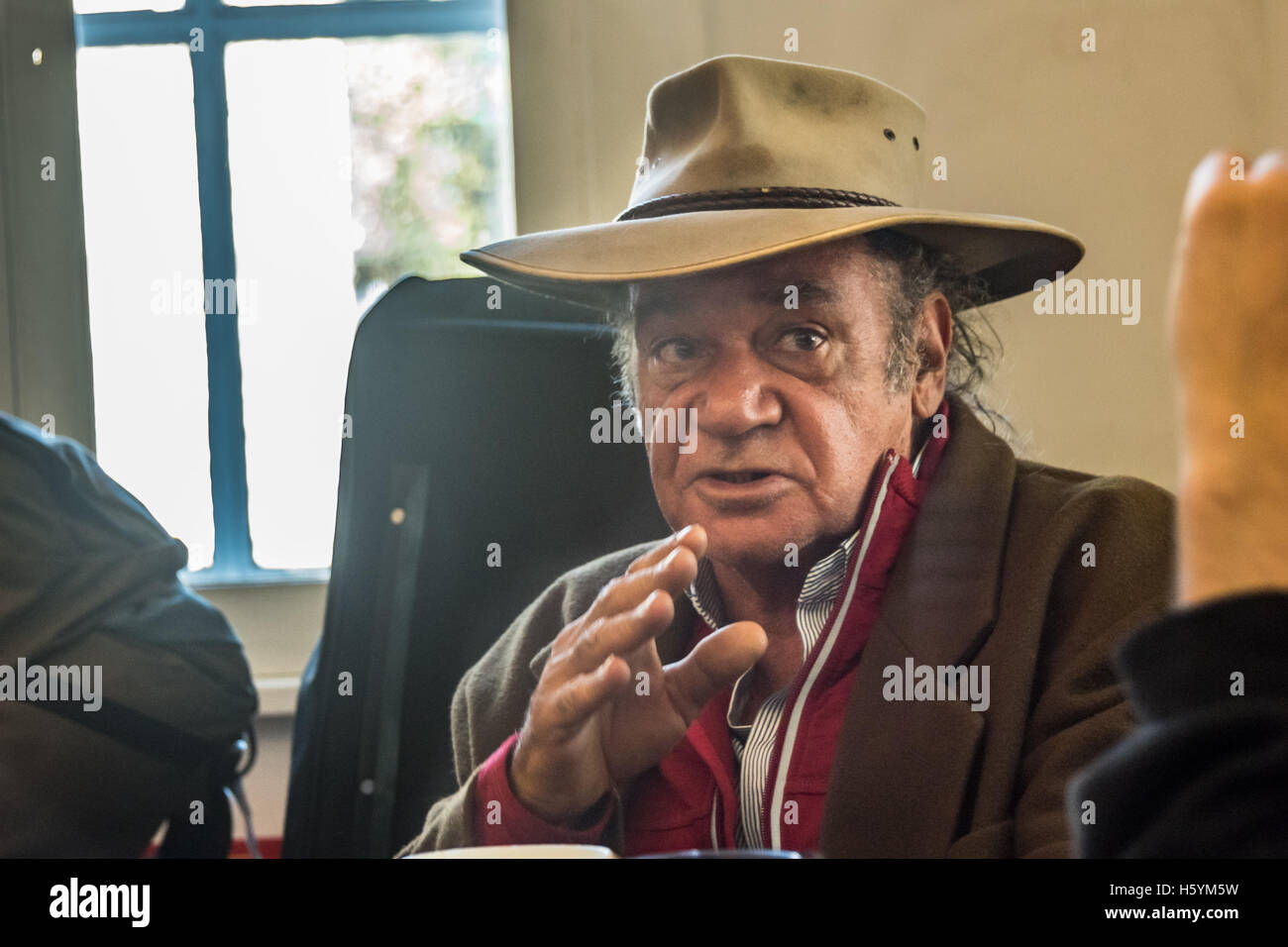 Gweagal shield hi-res stock photography and images - Alamy