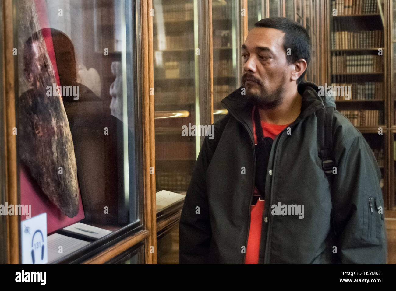 Australian aboriginal artefacts hi-res stock photography and images - Alamy