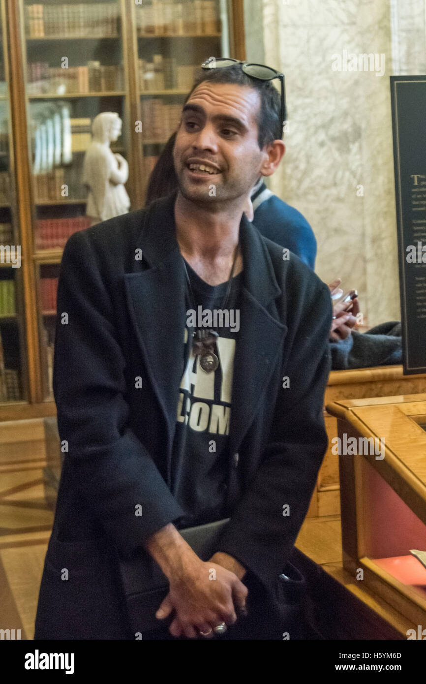 Australian aboriginal artefacts hi-res stock photography and images - Alamy