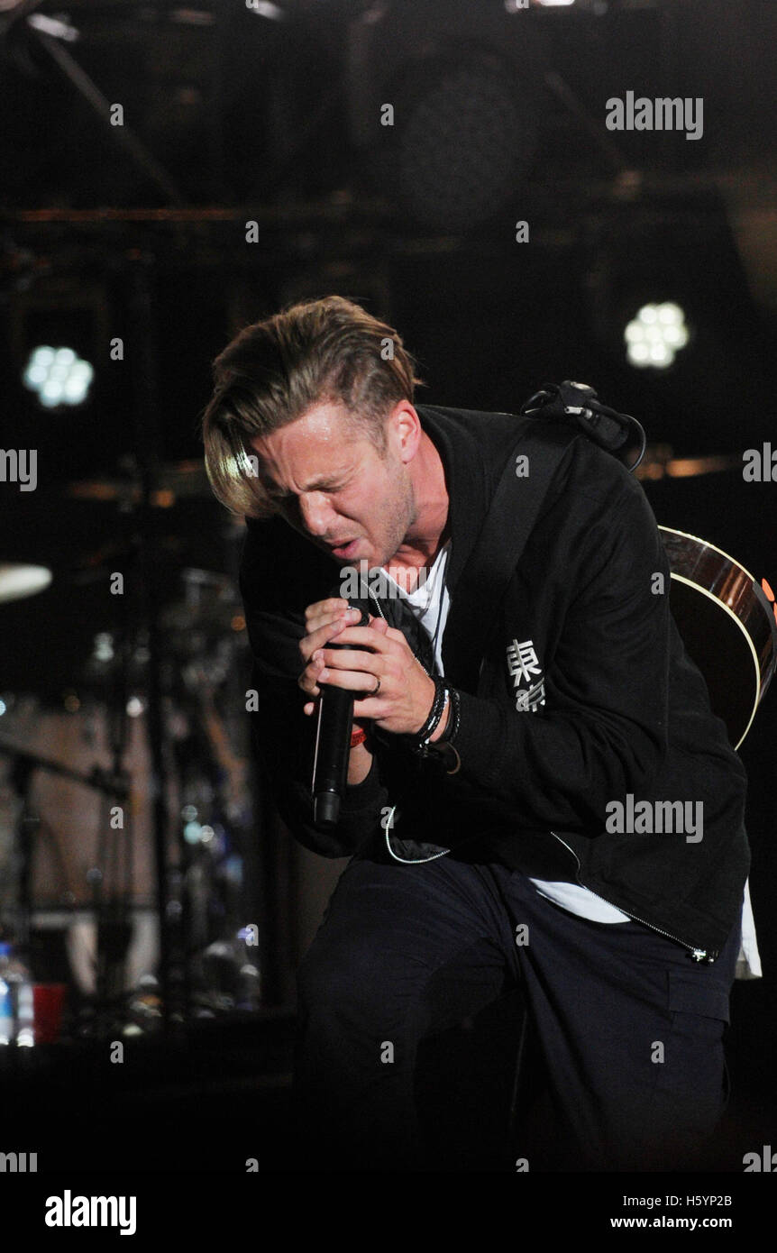 Hollywood, California, USA. 22nd October, 2016. Ryan Tedder of ...