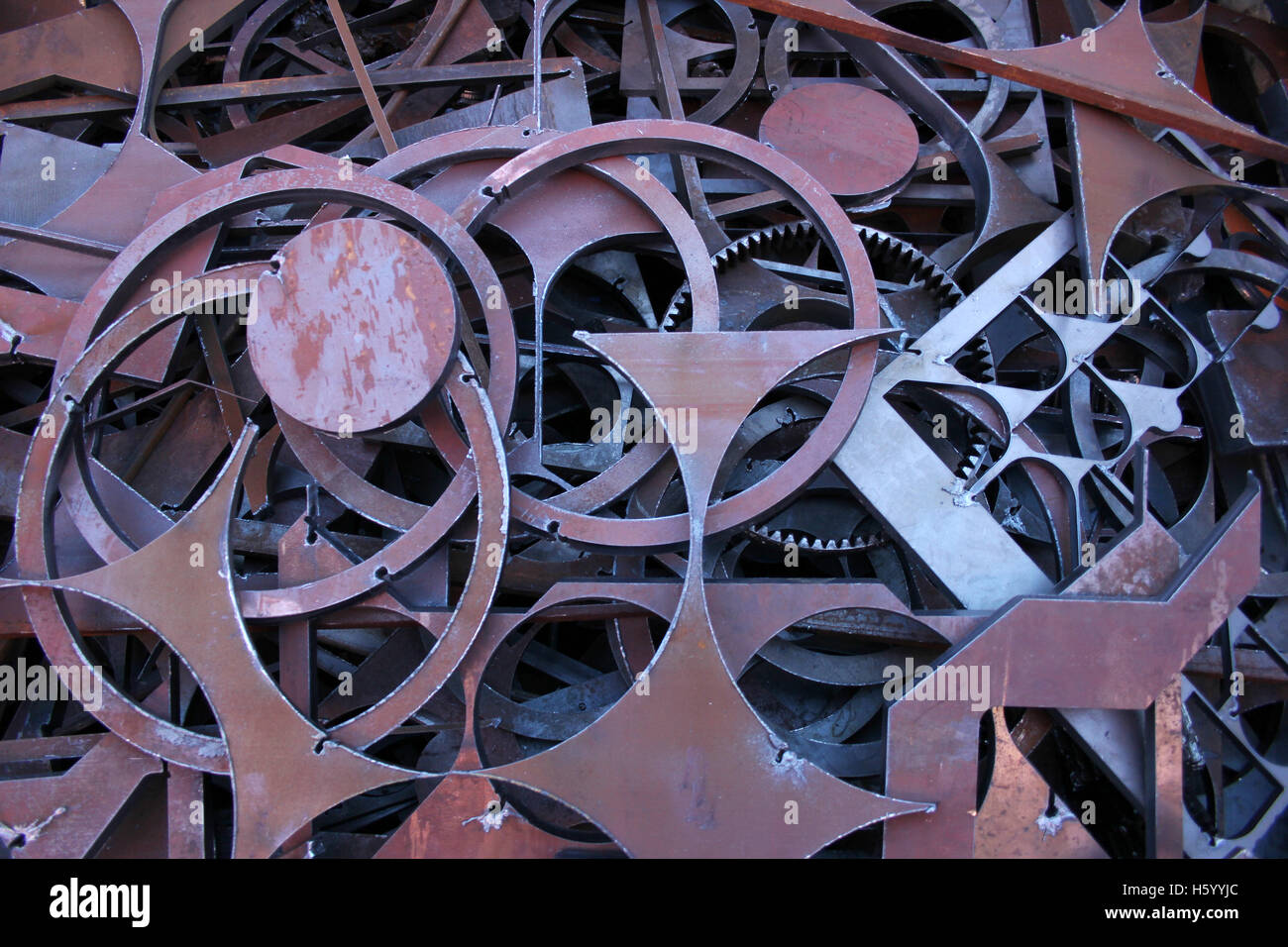 Curly pieces of metal hi-res stock photography and images - Alamy