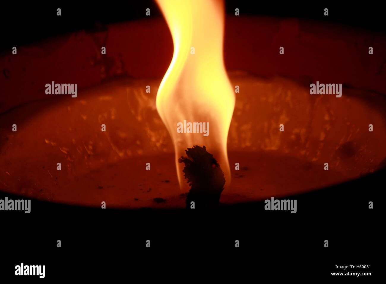 Fire and light hi-res stock photography and images - Alamy