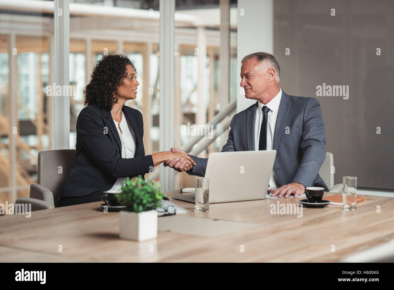 New team member hi-res stock photography and images - Alamy