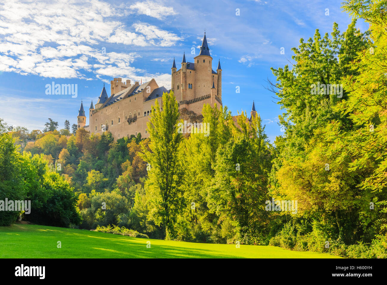 Segovia skyline castilla leon hi-res stock photography and images - Alamy