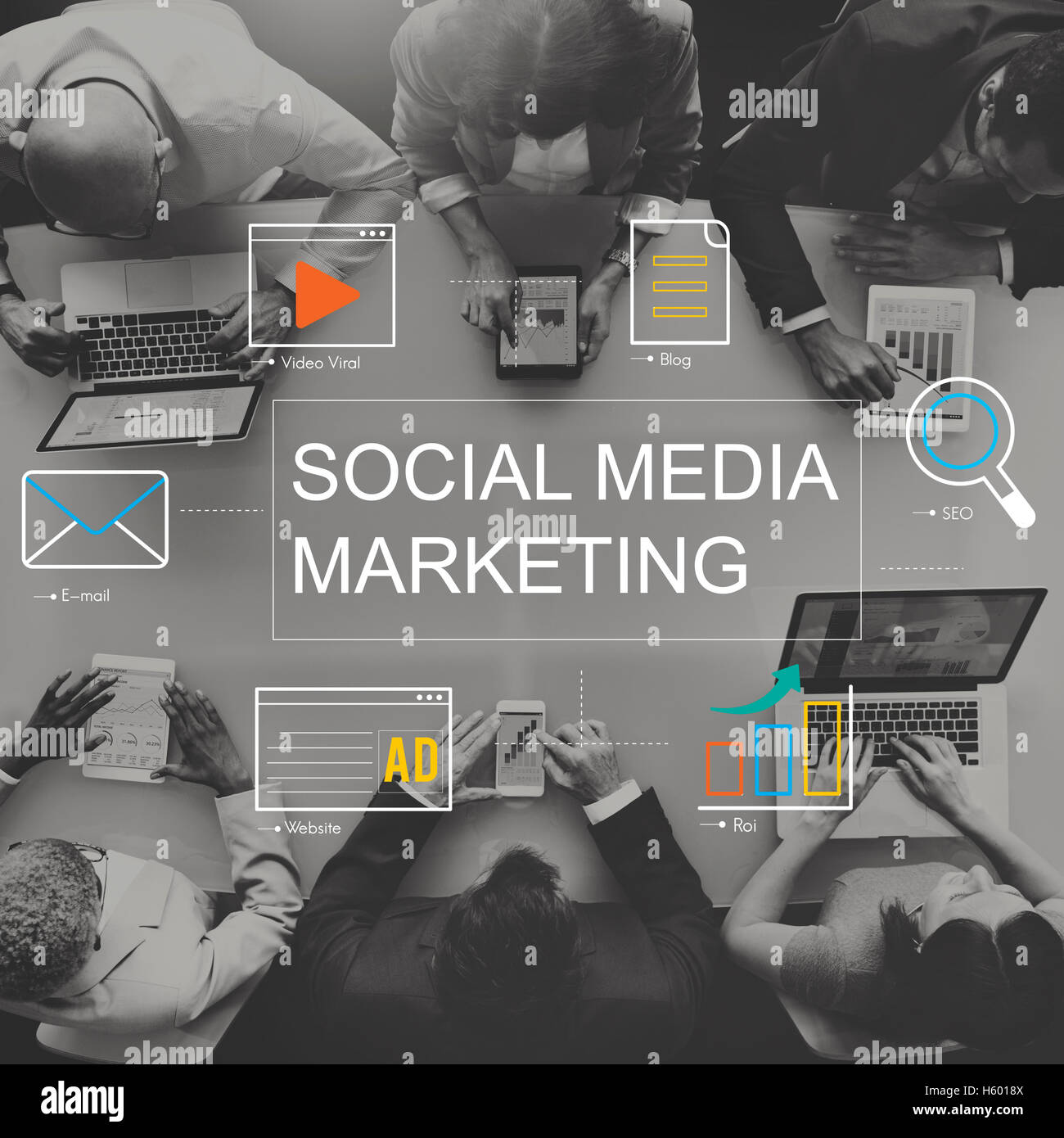Social Media Advertisement Connection Concept Stock Photo - Alamy