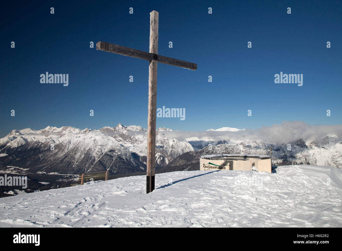 Cross, panoramic viewing point, Seefeld Joch, Karwendel Range, Tyrol ...