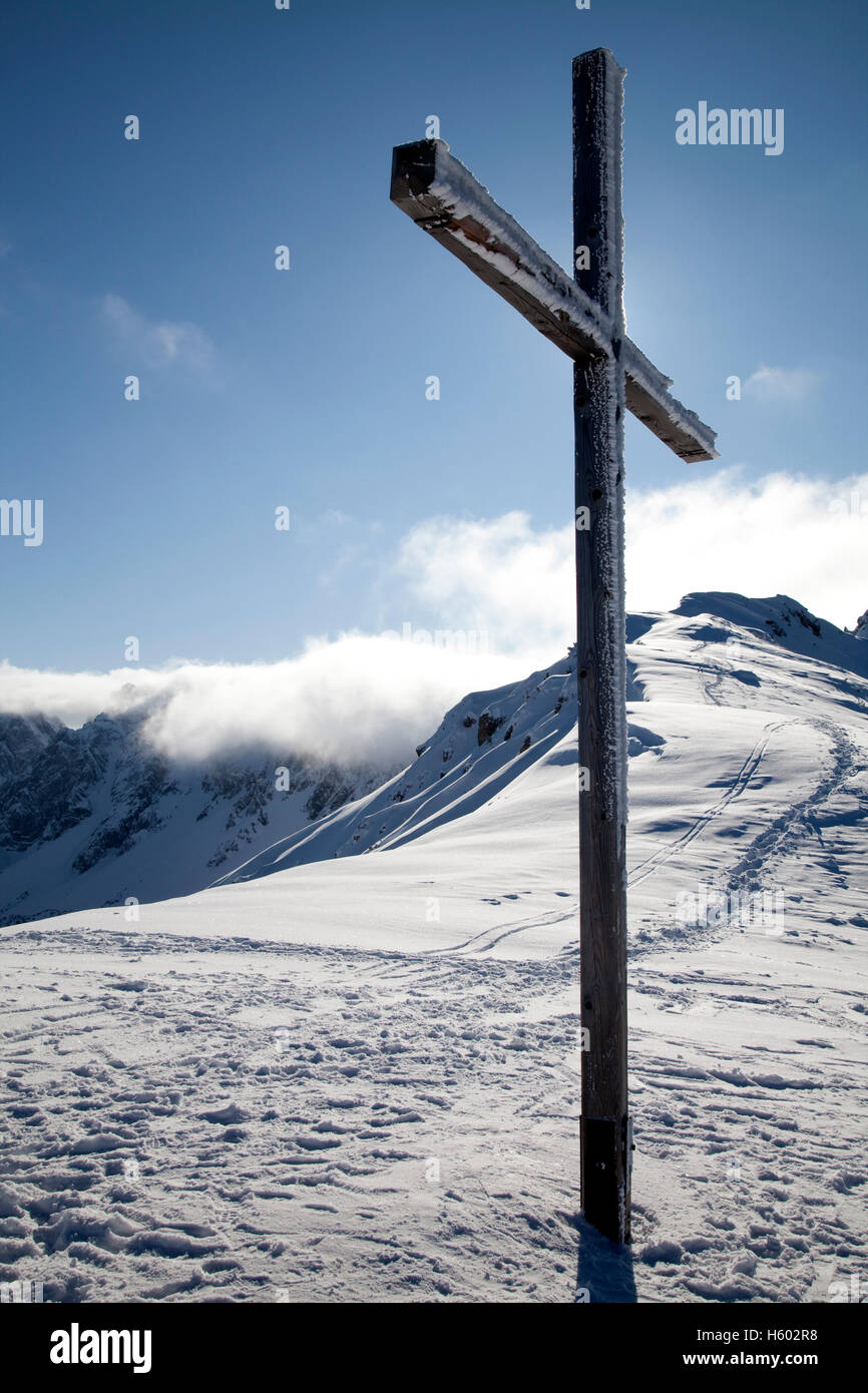 Cross, Seefeld Joch, 2080m, Karwendel Range, Tyrol, Austria, Europe ...