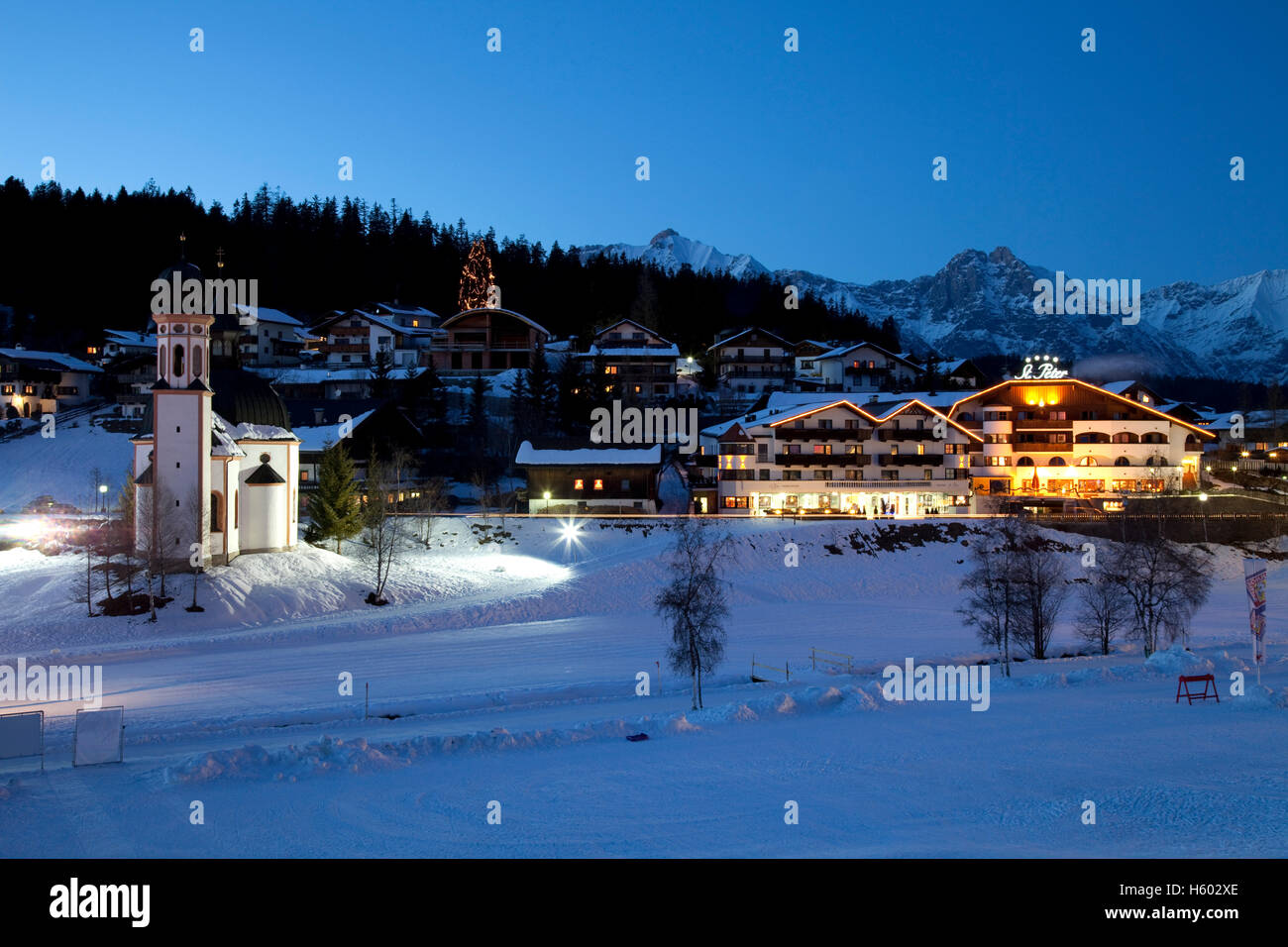 Seefeld townscape with Seekirchl chapel, church, twilight, Seefeld ...