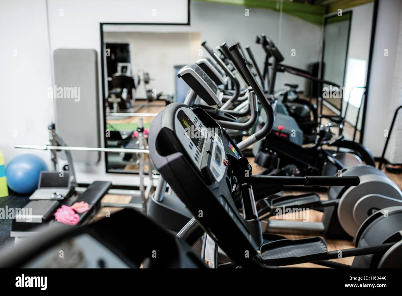 Empty gym hi-res stock photography and images - Alamy