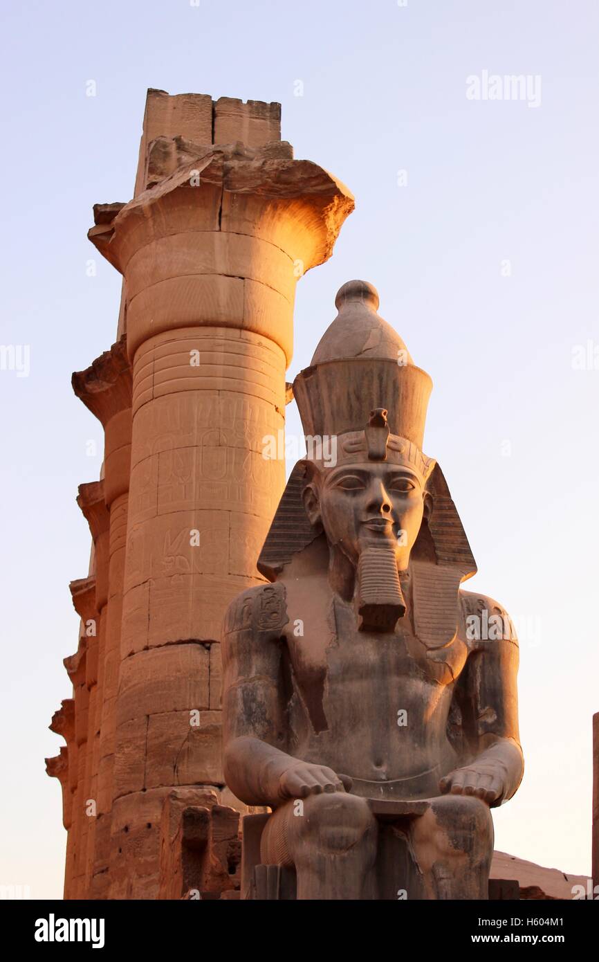 Pharaoh Statue Luxor Temple Stock Photo - Alamy