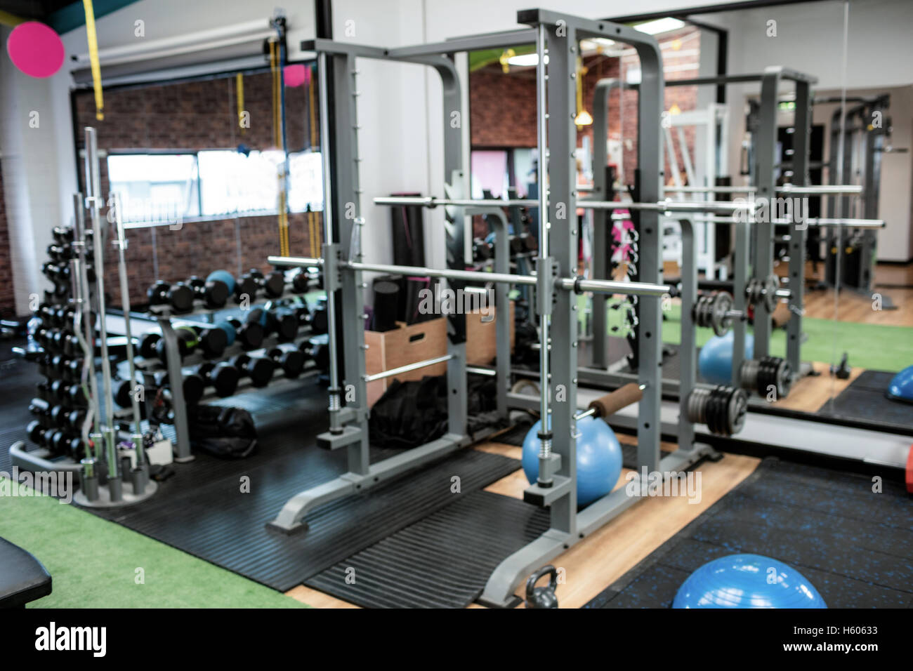 Empty gym hi-res stock photography and images - Alamy
