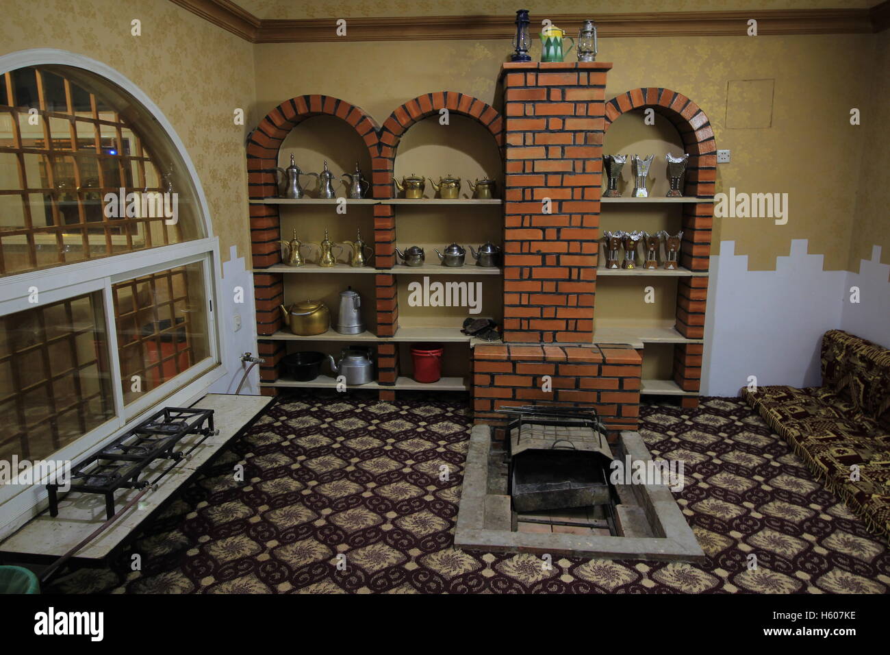 A traditional Saudi Arabian fire and guest place Stock Photo - Alamy