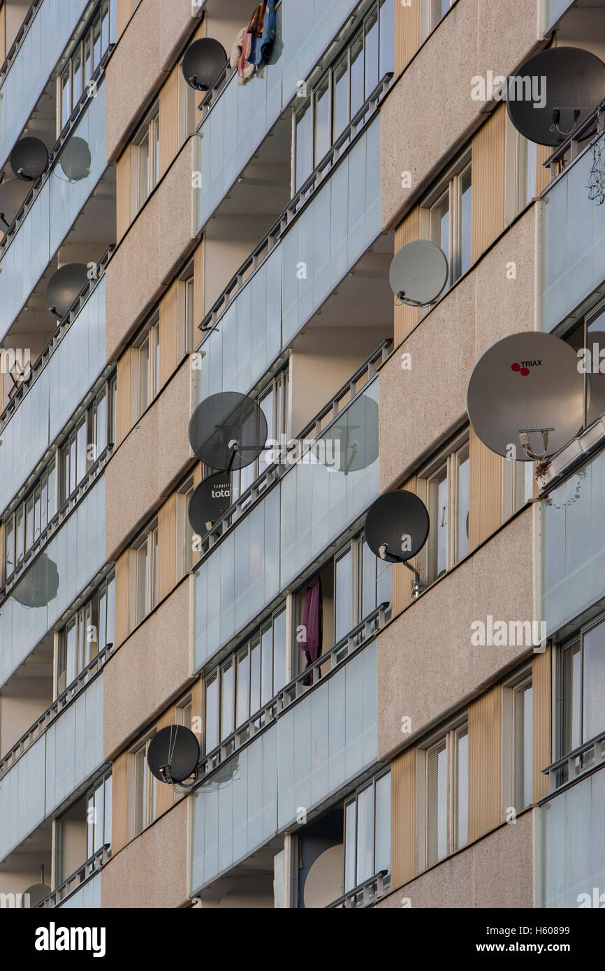 Satellite antenn hi-res stock photography and images - Alamy