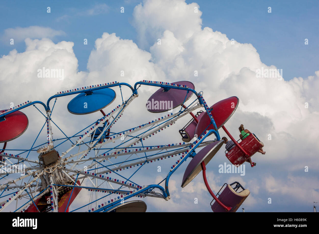 Attraction at an amusement park Stock Photo - Alamy