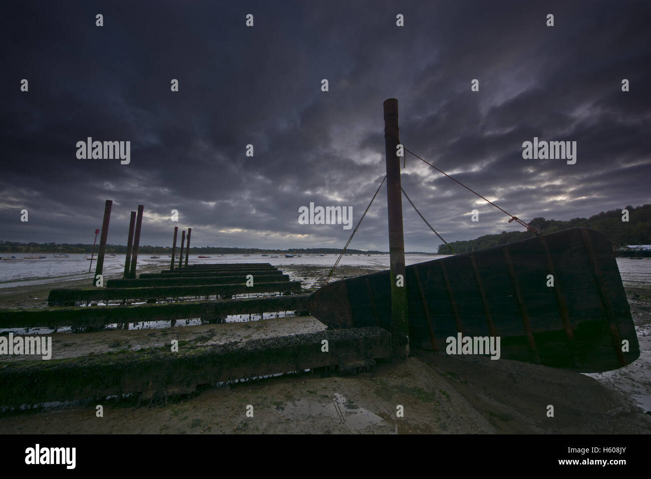 River slipway hi-res stock photography and images - Alamy