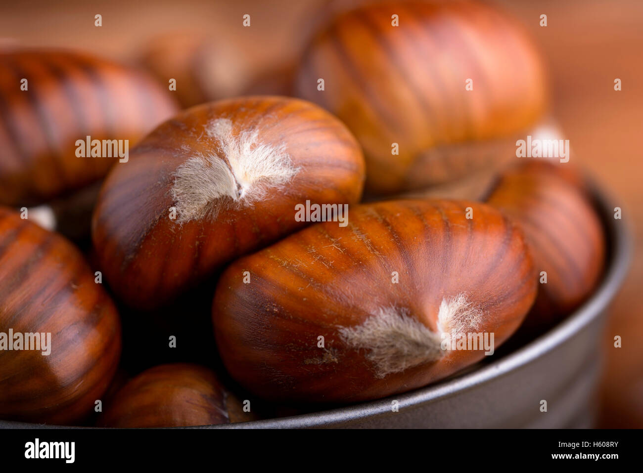 Tin bucket hi-res stock photography and images - Alamy