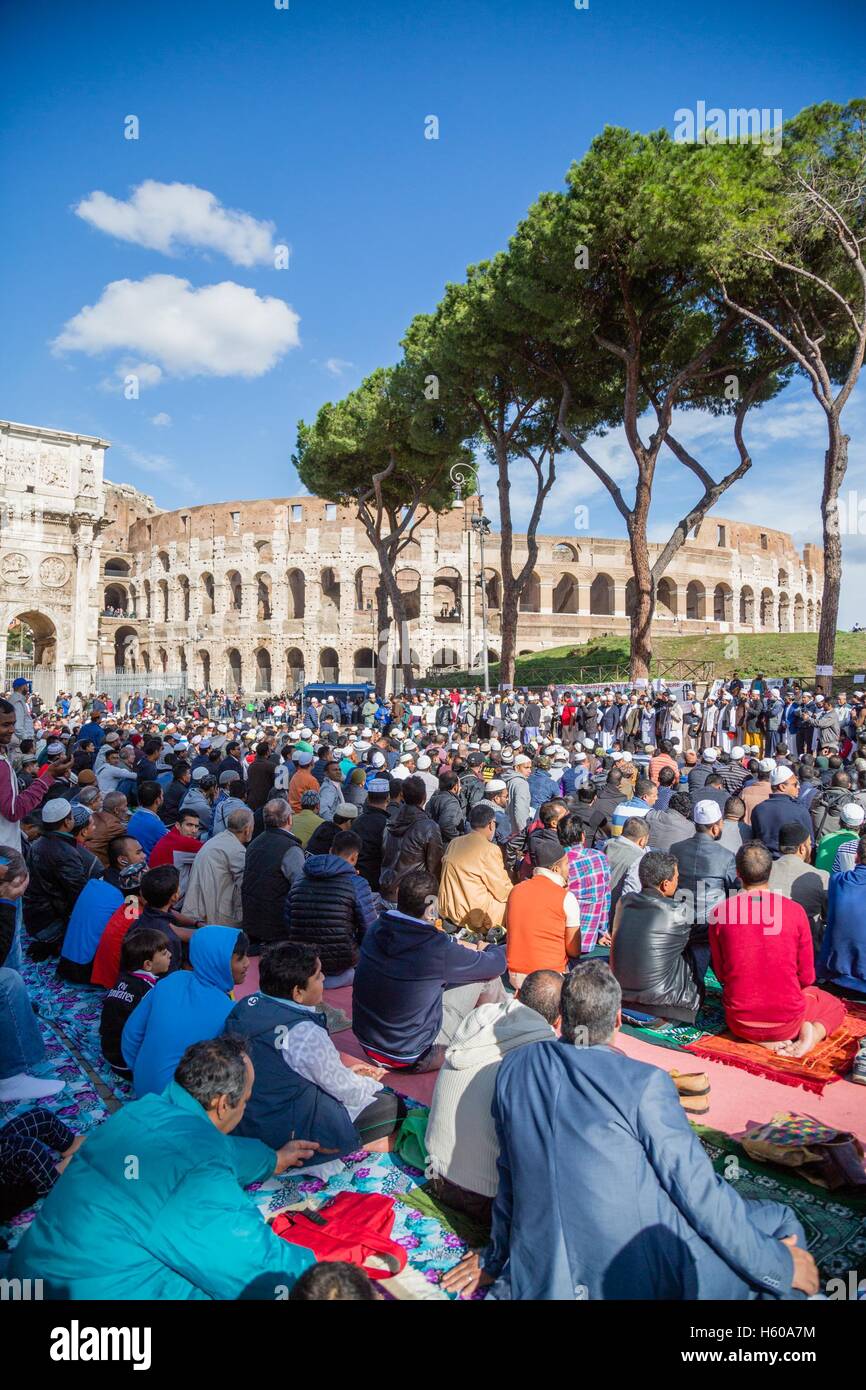 Rome, Italy. 21st Oct, 2016. Thousands of Muslims attend the protest in ...