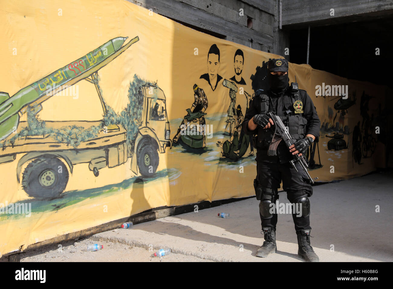 Gaza. 21st Oct, 2016. Members of Palestinian Islamic Jihad (PIJ ...
