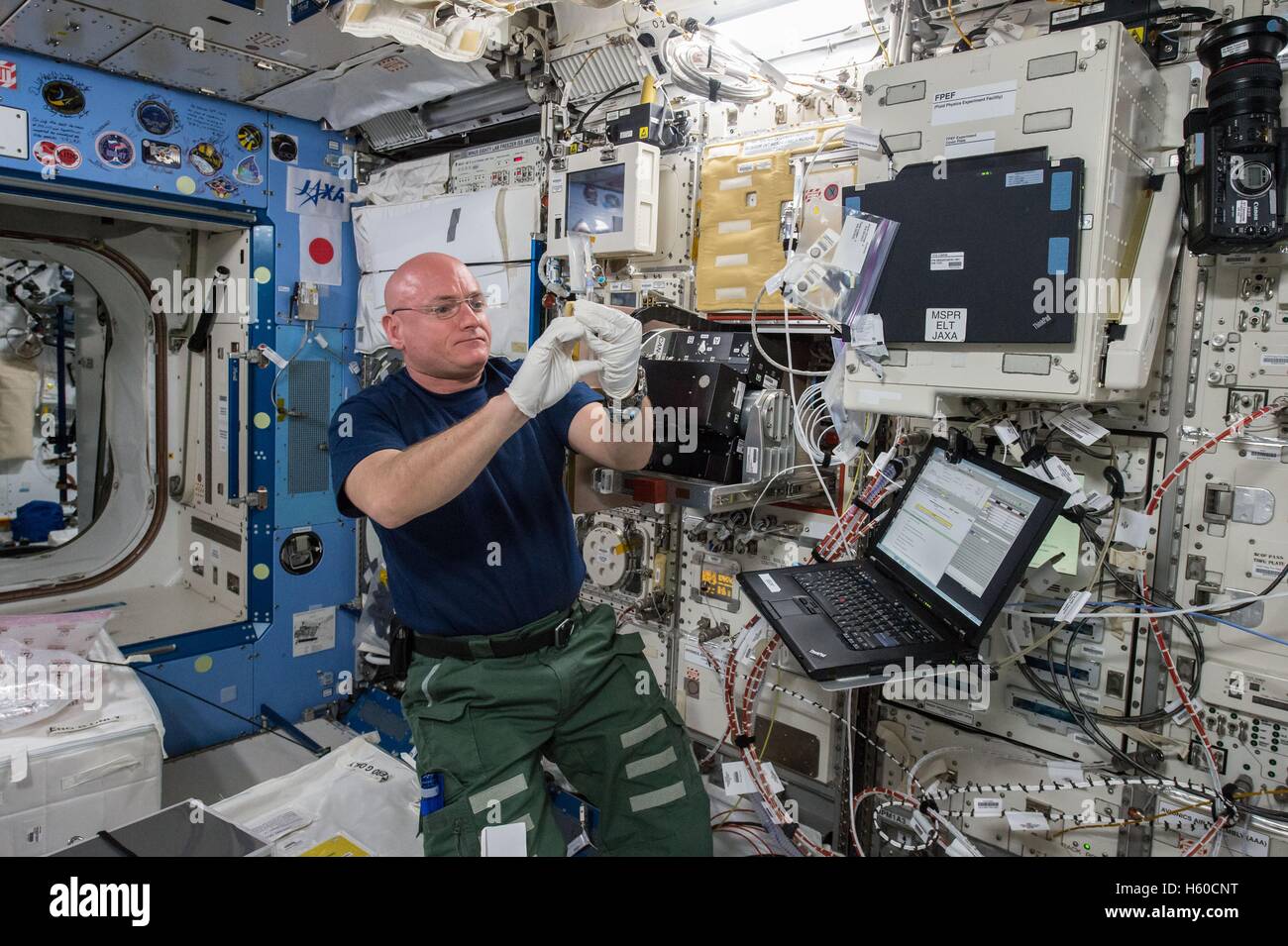 Space aging experiment hi-res stock photography and images - Alamy