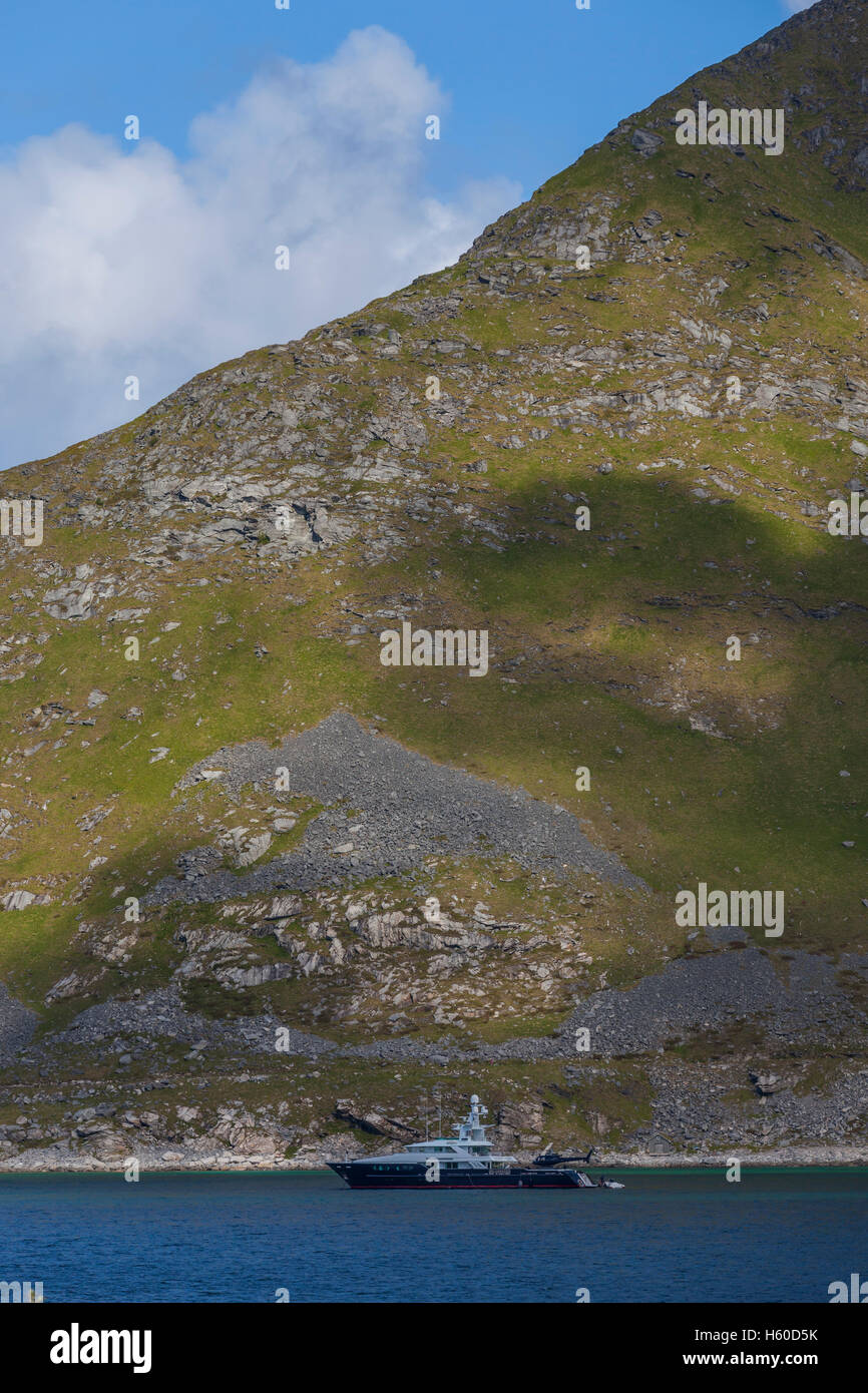 Luxury arctic superyacht T6 in arctic waters off Utakleiv, Lofoten ...