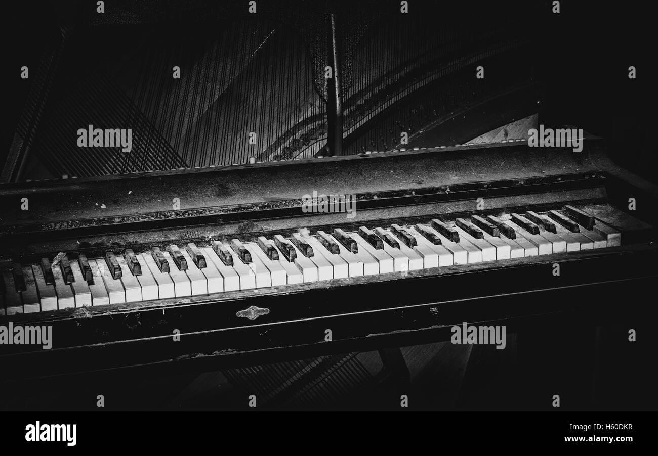 Old dusty keyboard Black and White Stock Photos & Images - Alamy