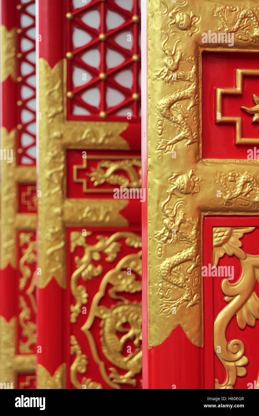 Gold doors hi-res stock photography and images - Alamy
